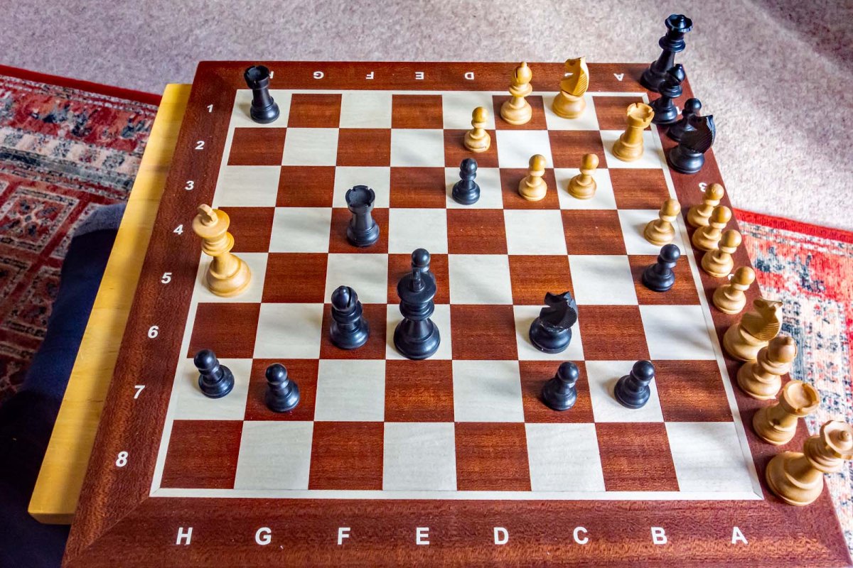 Chess v bot Elani (games 2 & 3) – things change